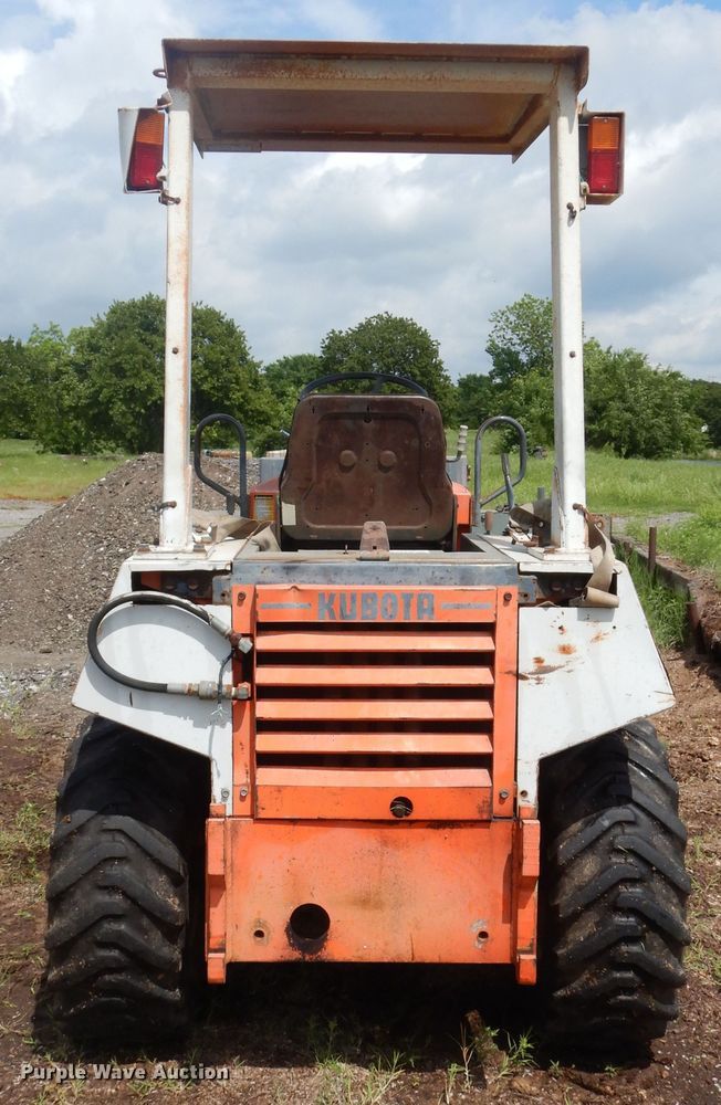 1986 Kubota R400 wheel loader in Jones, OK | Item HS9595 sold | Purple Wave