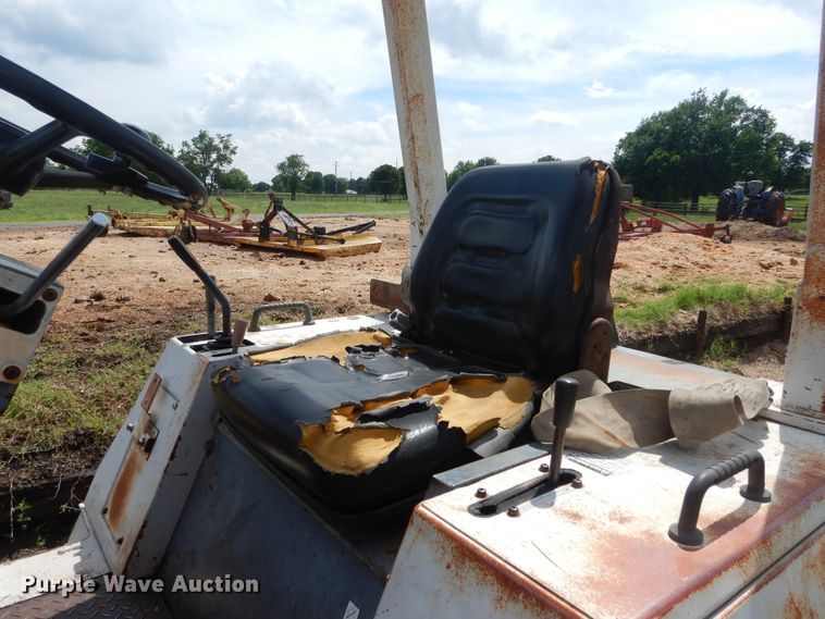 1986 Kubota R400 wheel loader in Jones, OK | Item HS9595 sold | Purple Wave