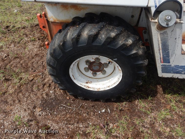 1986 Kubota R400 wheel loader in Jones, OK | Item HS9595 sold | Purple Wave