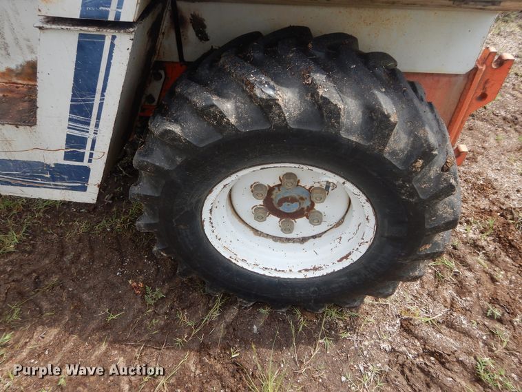 1986 Kubota R400 wheel loader in Jones, OK | Item HS9595 sold | Purple Wave