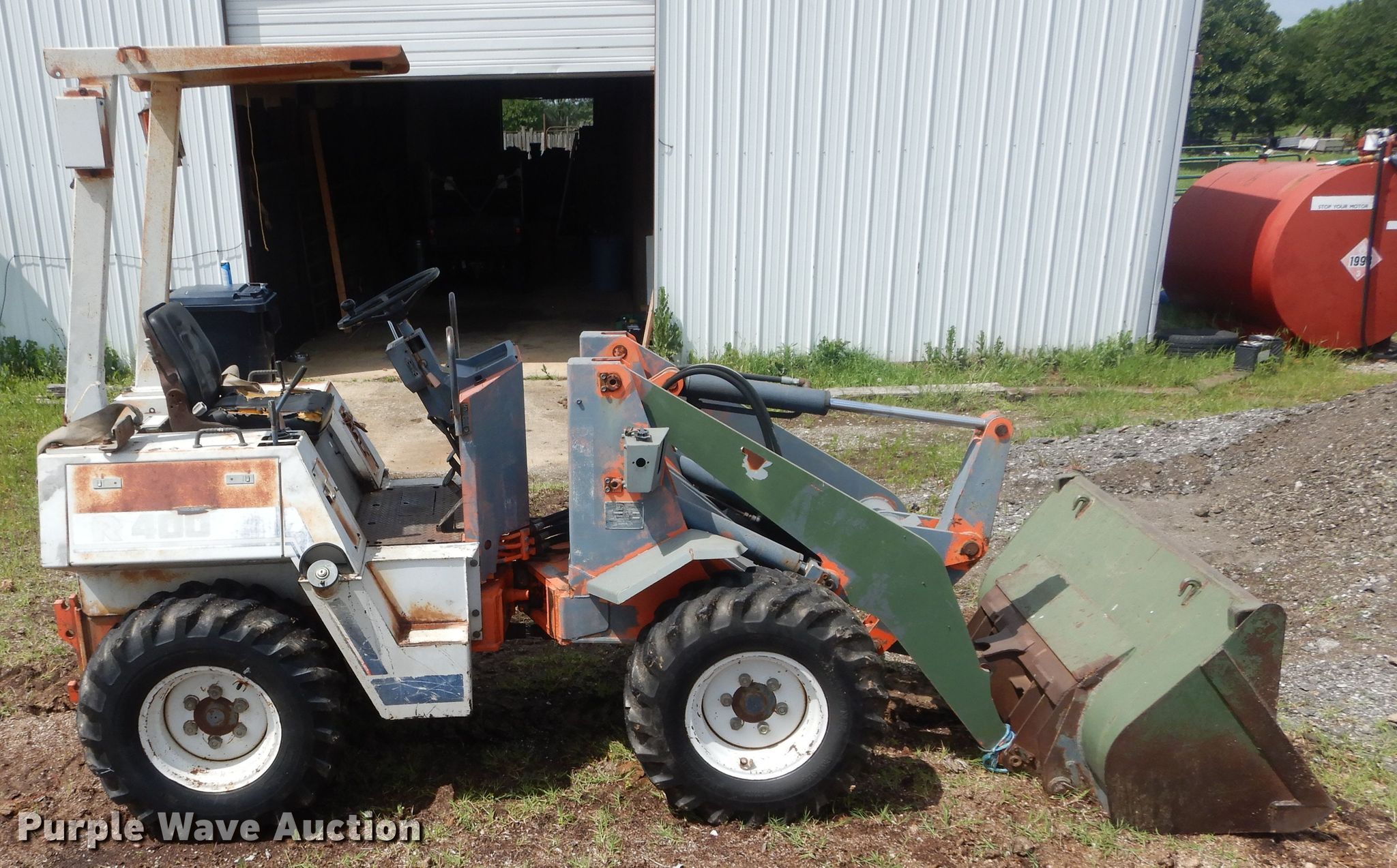 1986 Kubota R400 wheel loader in Jones, OK | Item HS9595 sold | Purple Wave