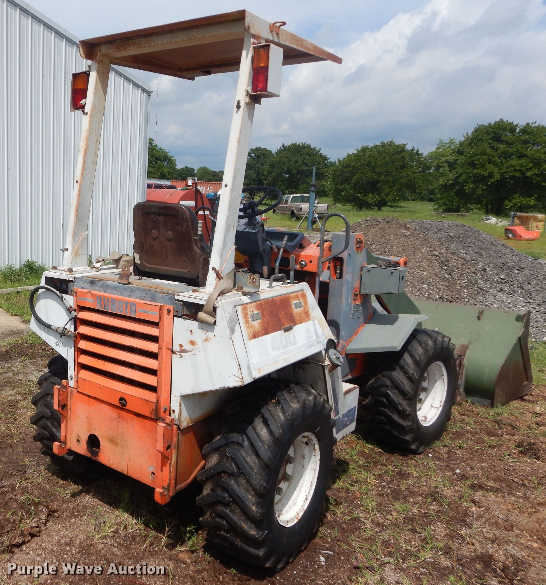 1986 Kubota R400 wheel loader in Jones, OK | Item HS9595 sold | Purple Wave