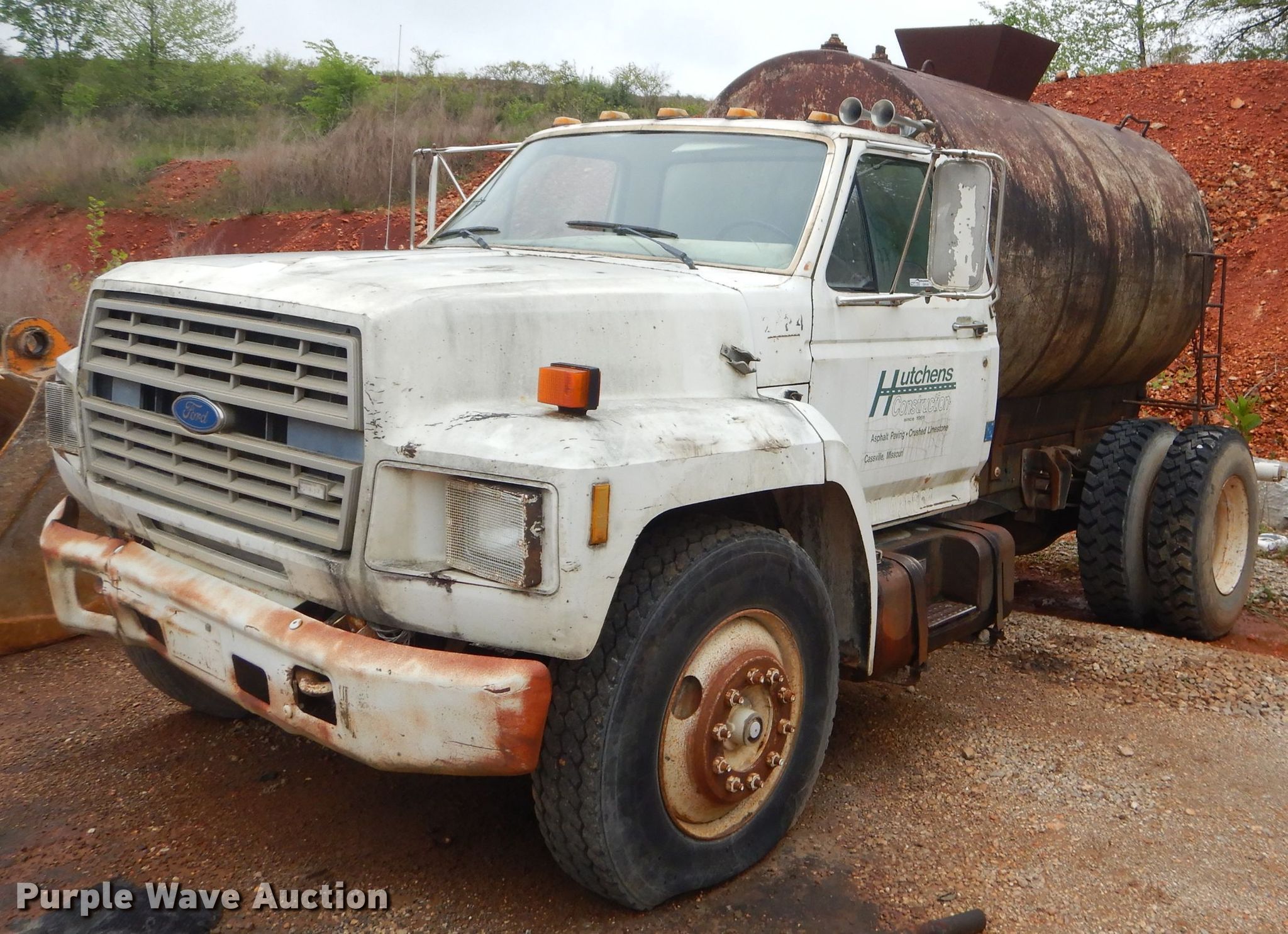 1984 Ford B7000 tank truck in Purdy, MO | Item GP9181 sold | Purple Wave