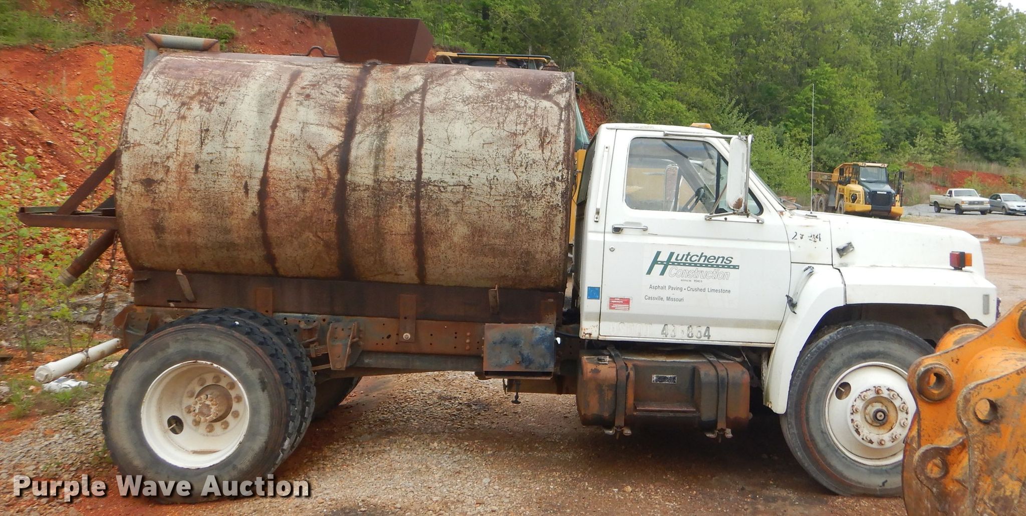 1984 Ford B7000 tank truck in Purdy, MO | Item GP9181 sold | Purple Wave