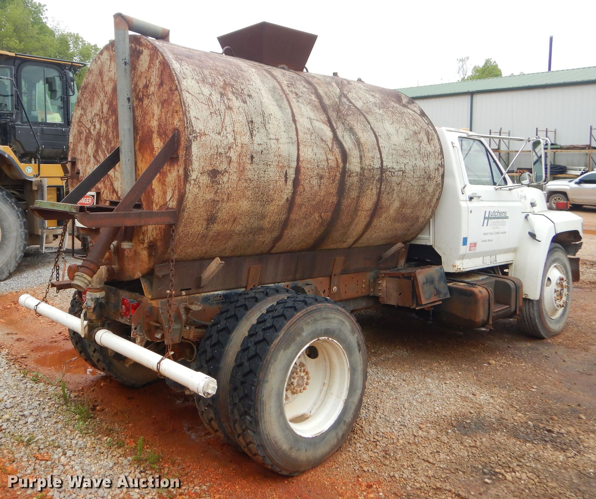 1984 Ford B7000 tank truck in Purdy, MO | Item GP9181 sold | Purple Wave