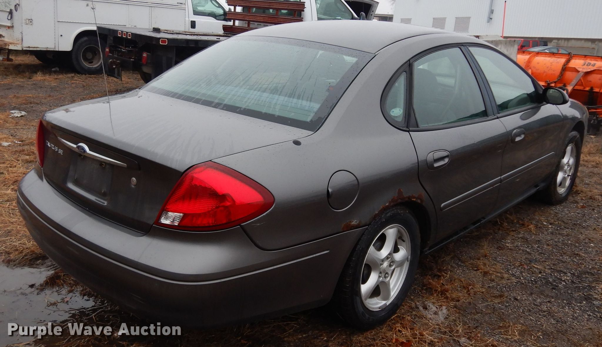 2003 Ford Taurus in Kansas City, KS | Item DE4272 sold | Purple Wave