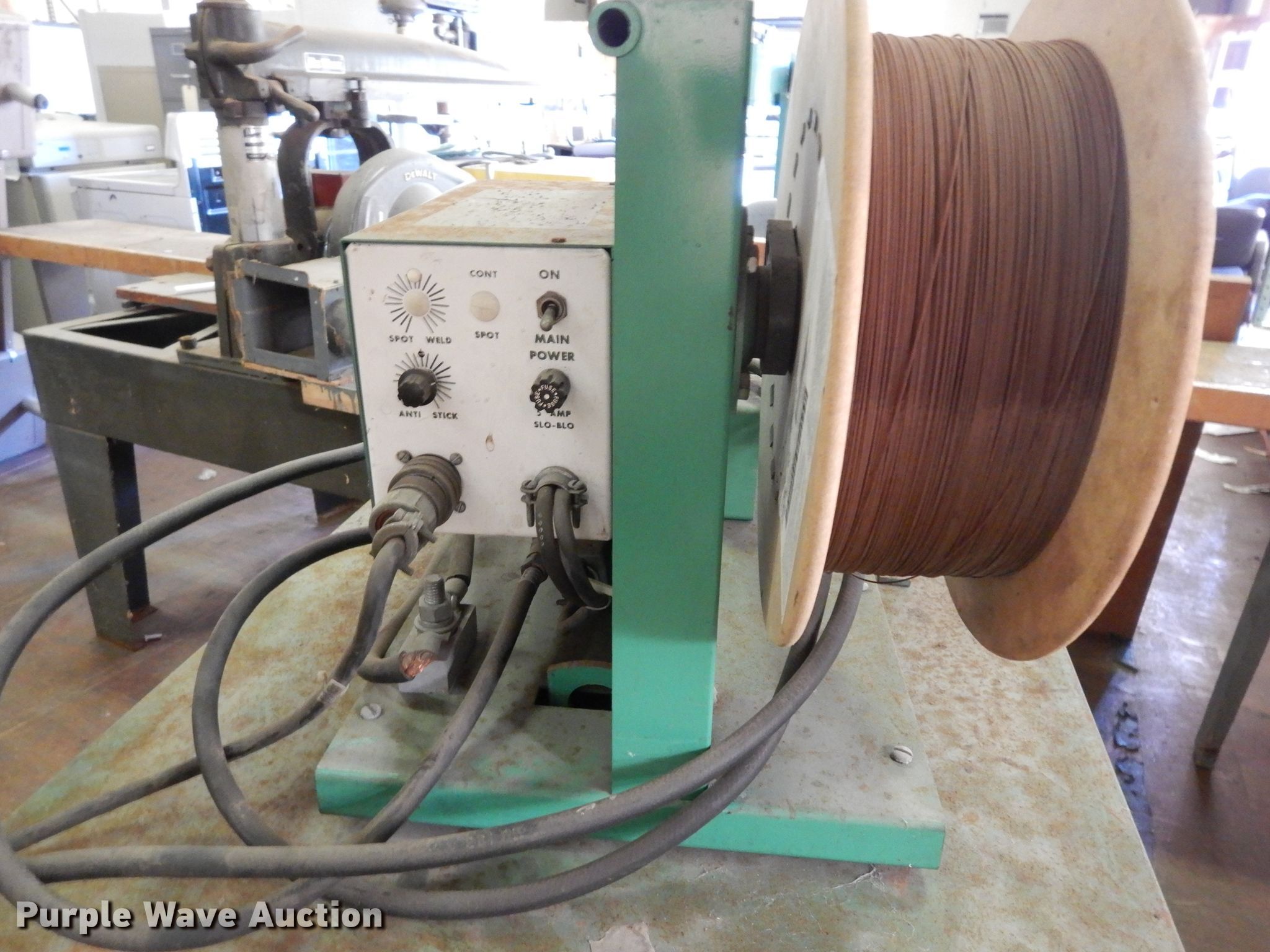 Linde VI-252 wire feed welder in Topeka, KS | Item GH9853 sold | Purple ...