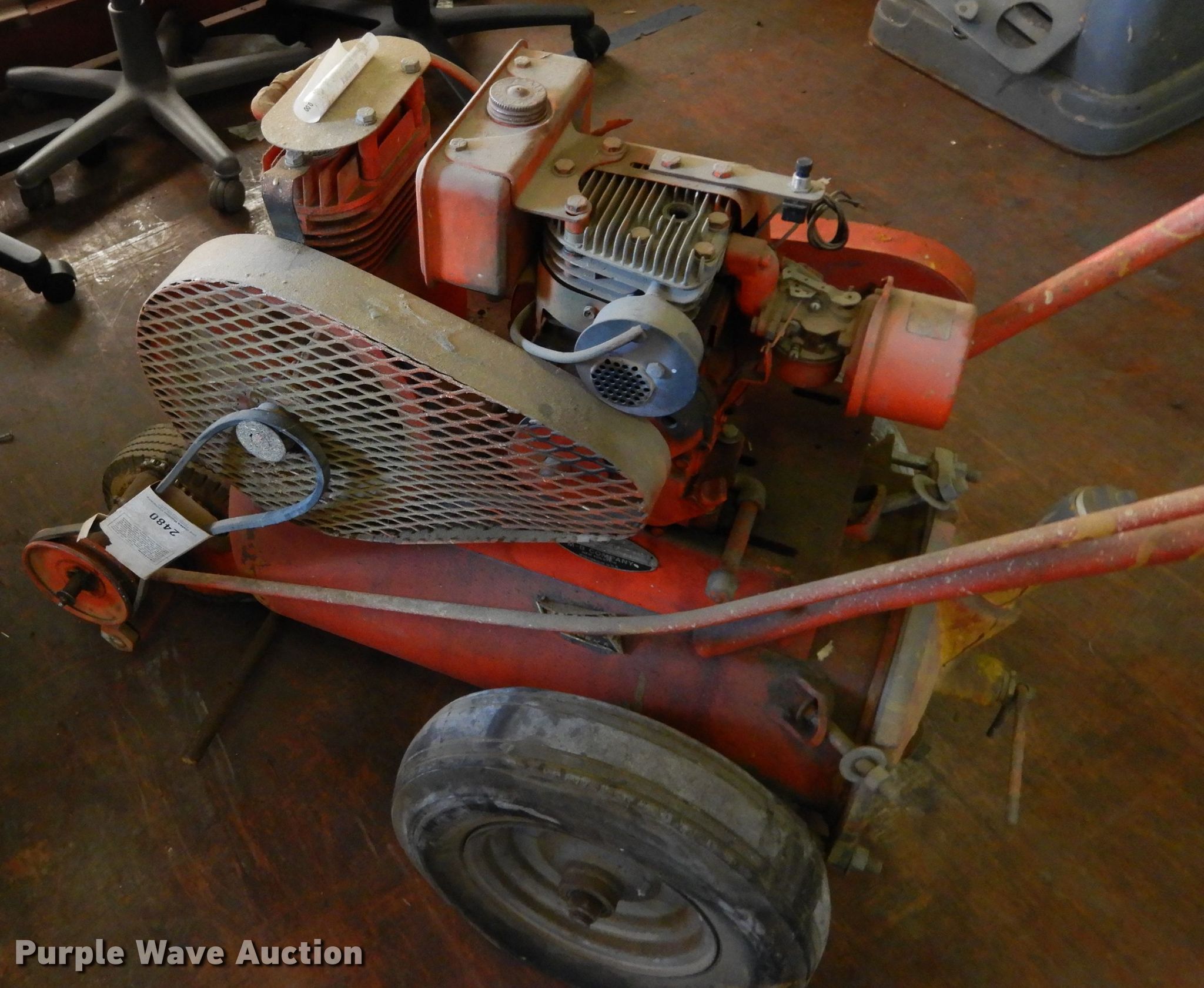 MB paint striper in Topeka, KS | Item GH9860 sold | Purple Wave