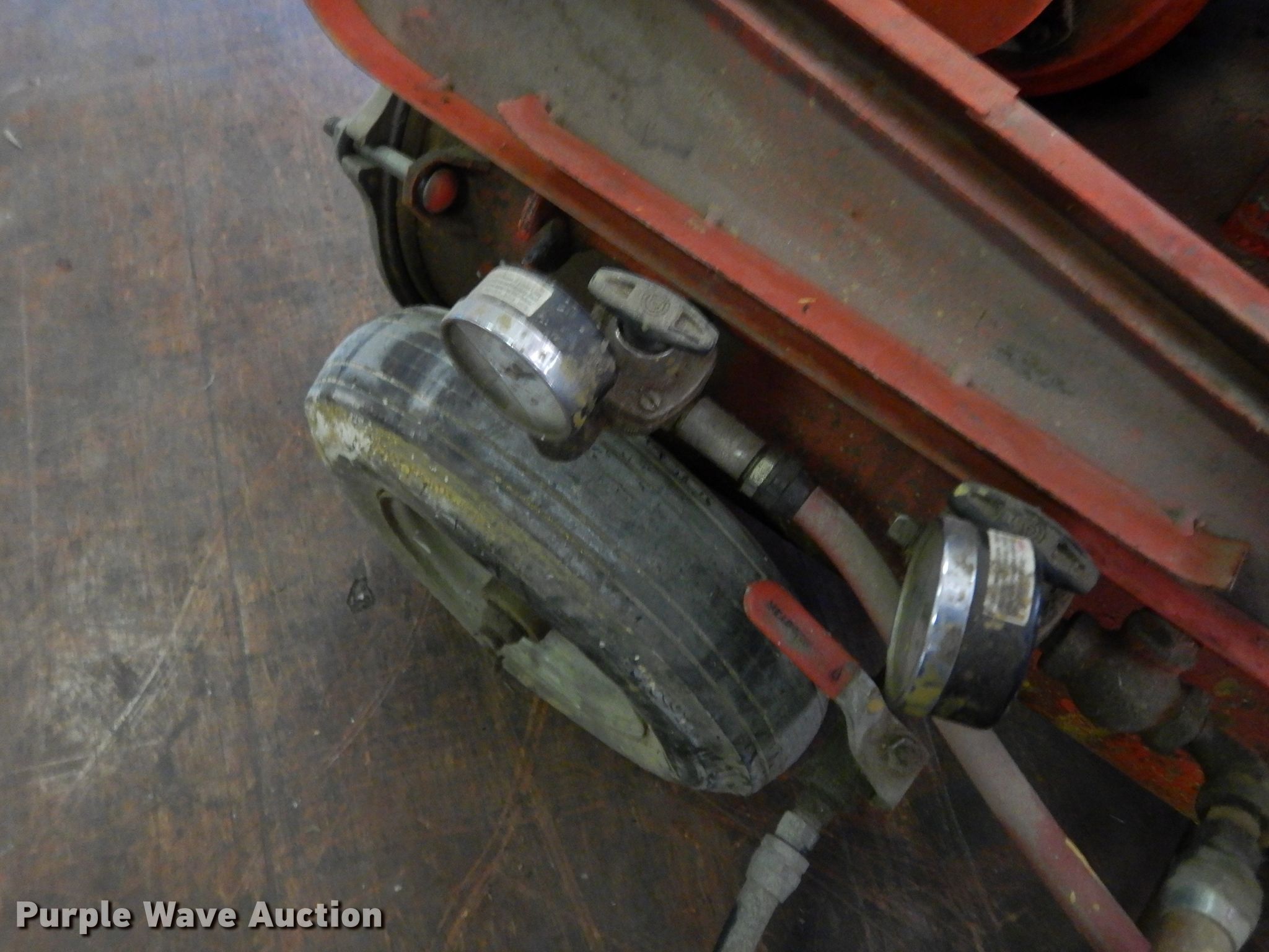 MB paint striper in Topeka, KS | Item GH9860 sold | Purple Wave