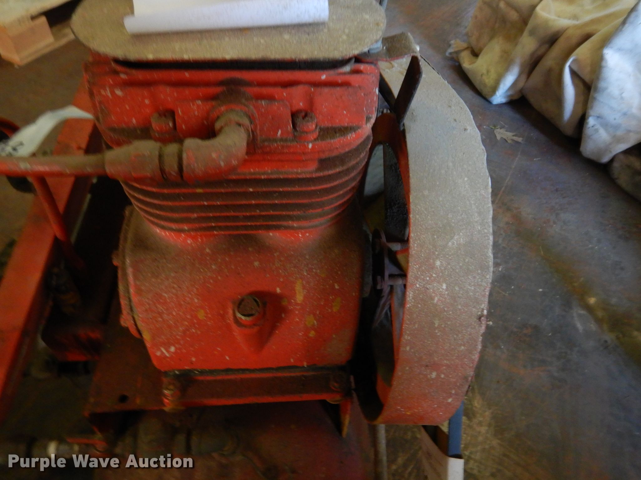 MB paint striper in Topeka, KS | Item GH9860 sold | Purple Wave