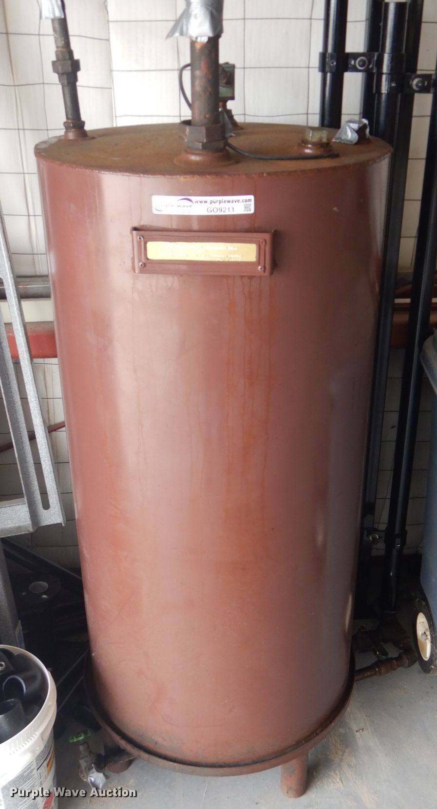 Fuel tank in Hays, KS | Item GO9211 sold | Purple Wave