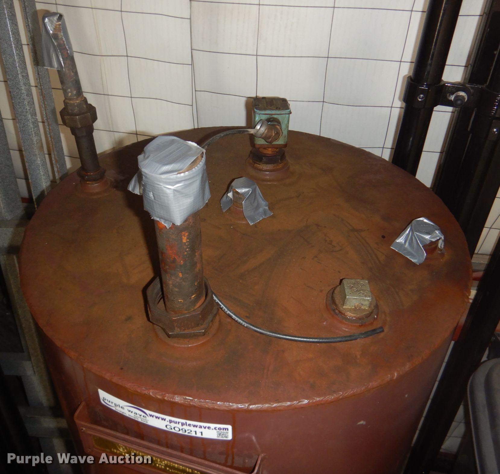 Fuel tank in Hays, KS | Item GO9211 sold | Purple Wave