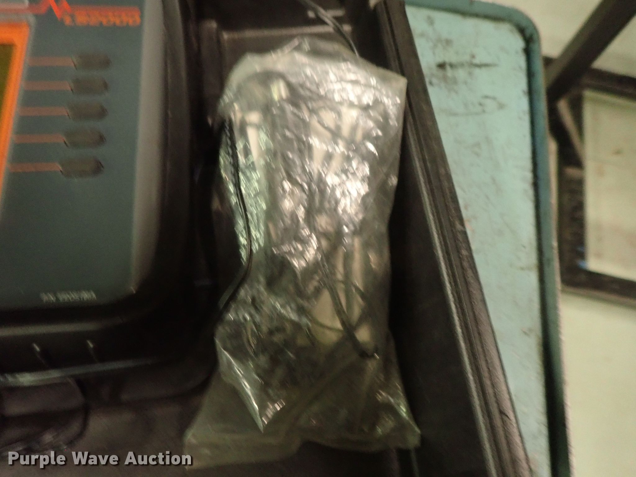 Sun Automotive LS2000 oscilloscope in Mcpherson, KS | Item GX9558 sold ...