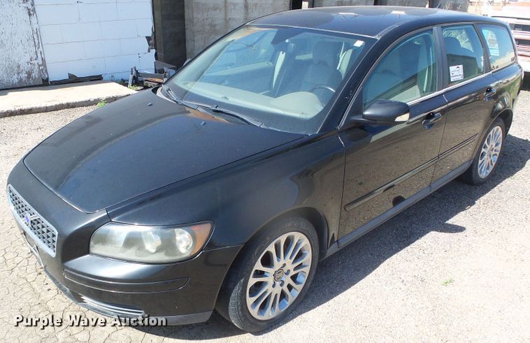 2005 Volvo V50 in Tribune, KS | Item DH4958 sold | Purple Wave