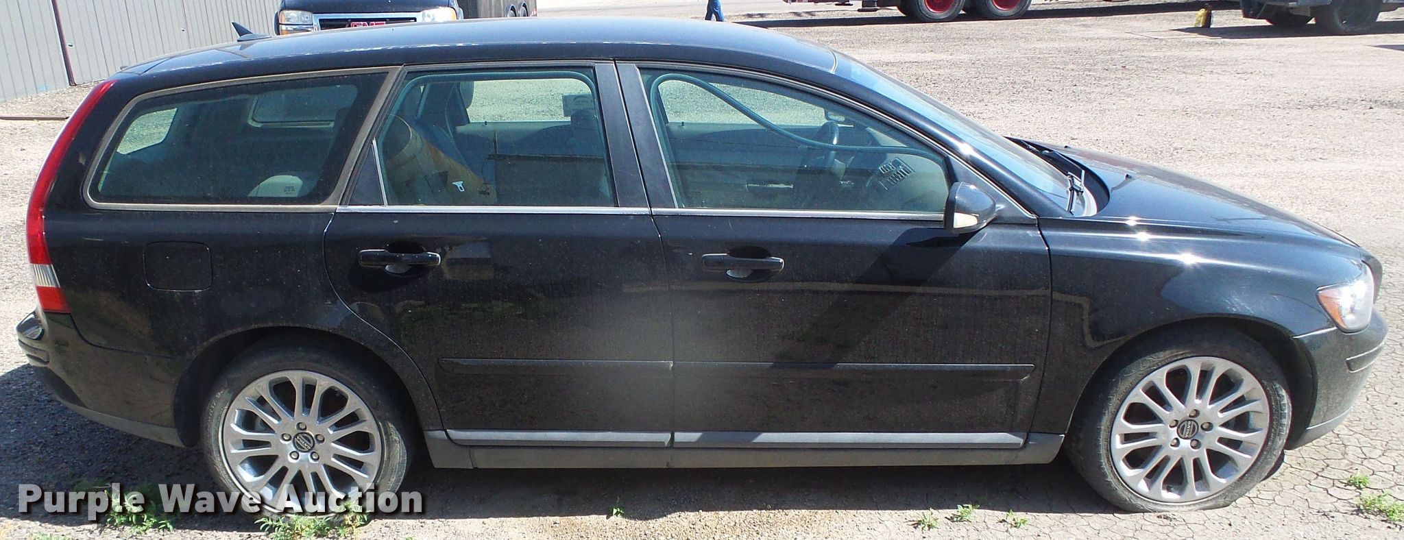 2005 Volvo V50 in Tribune, KS | Item DH4958 sold | Purple Wave