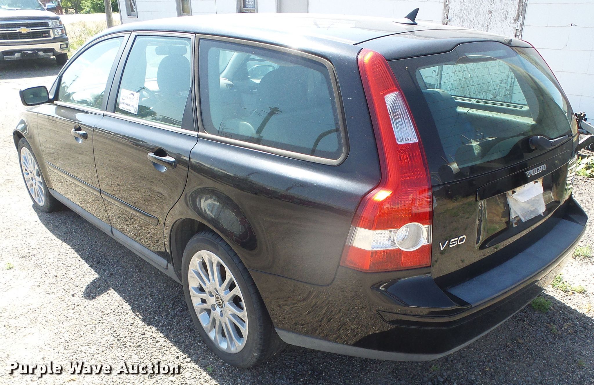 2005 Volvo V50 in Tribune, KS | Item DH4958 sold | Purple Wave