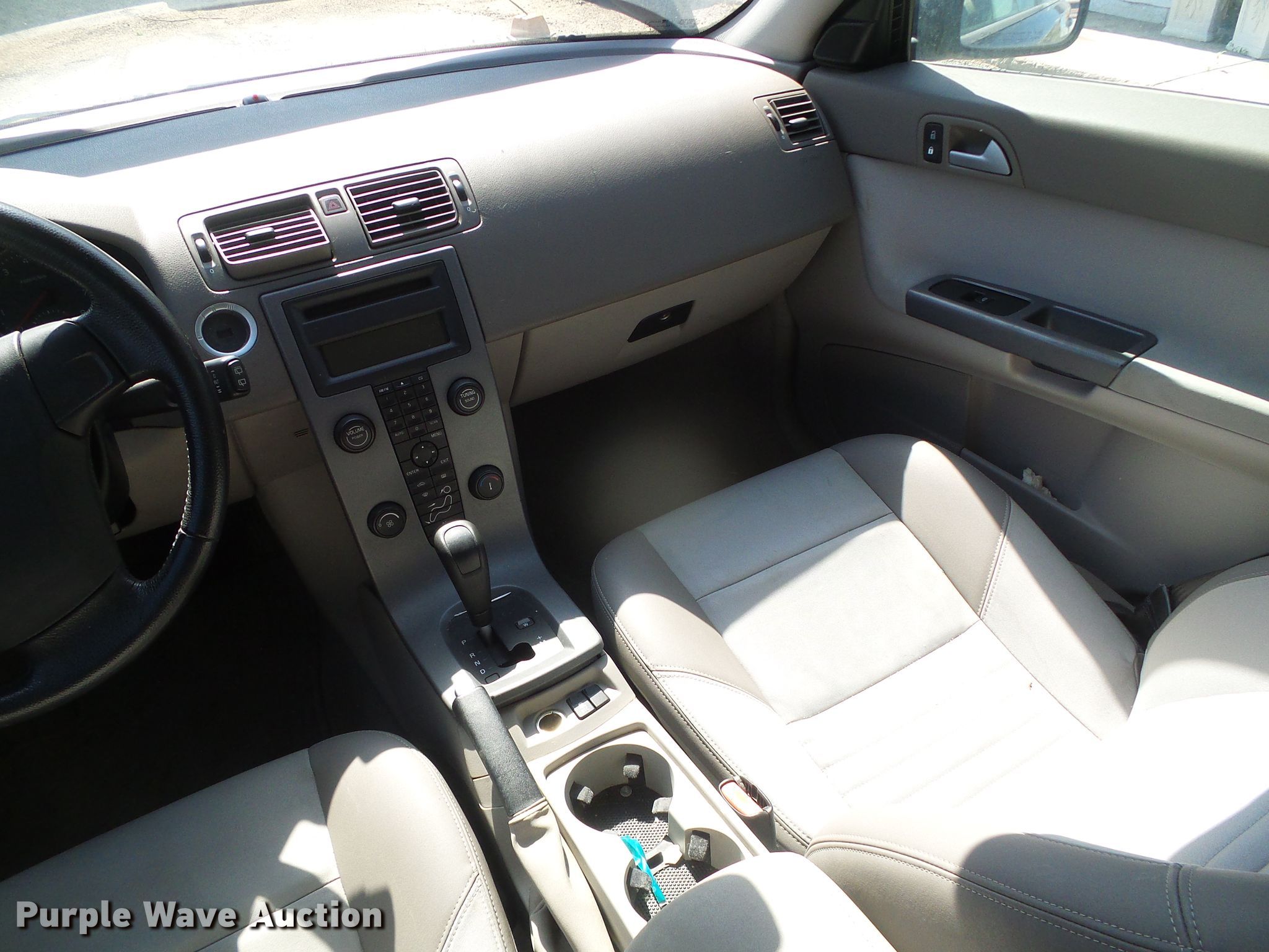 2005 Volvo V50 in Tribune, KS | Item DH4958 sold | Purple Wave