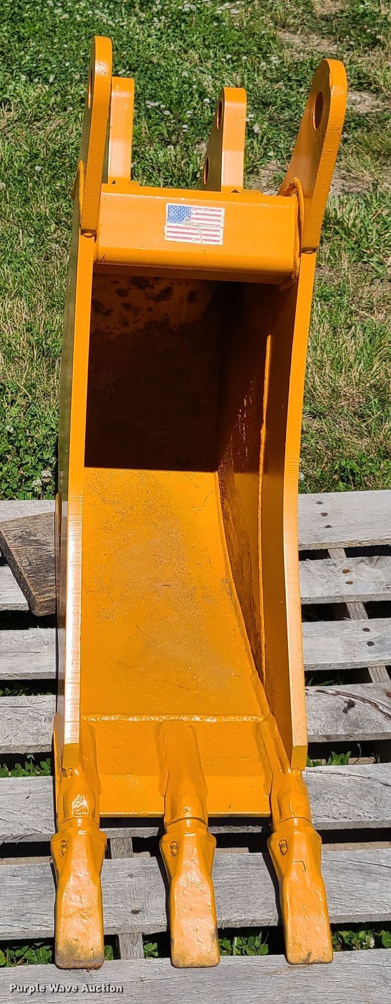 Gannon Woods 100679912 backhoe bucket in Belton, MO | Item GT9056 sold ...