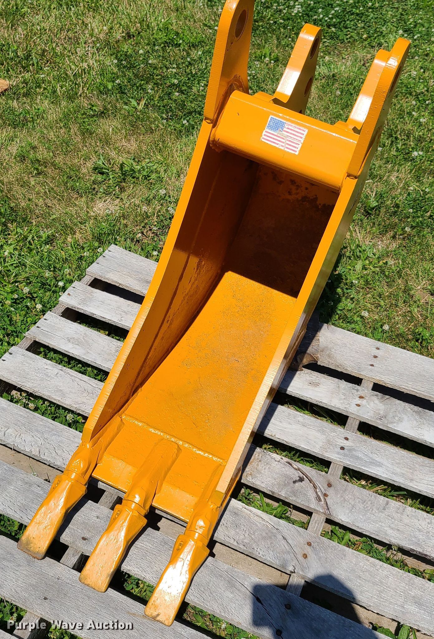 Gannon Woods 100679912 backhoe bucket in Belton, MO | Item GT9056 sold ...