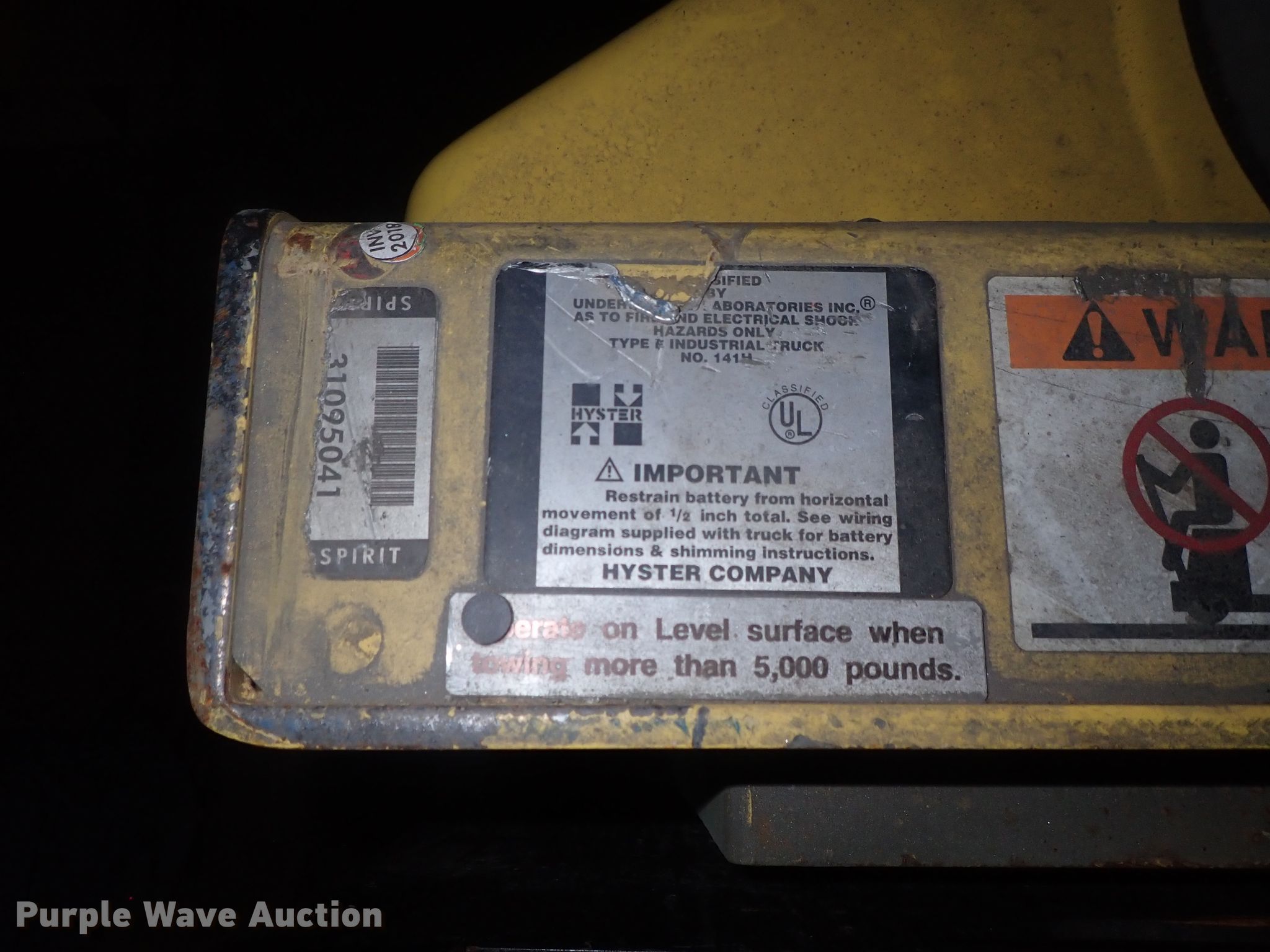 Hyster T5XT tug in Wichita, KS | Item GX9524 sold | Purple Wave