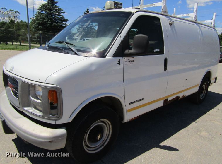 2000 GMC Savana G2500 van in Cedar Falls, IA | Item FD9497 sold ...