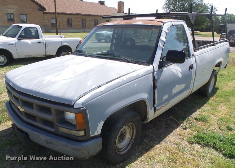 1992 Chevrolet Cheyenne 1500 pickup truck in Fort Dodge, KS | Item ...