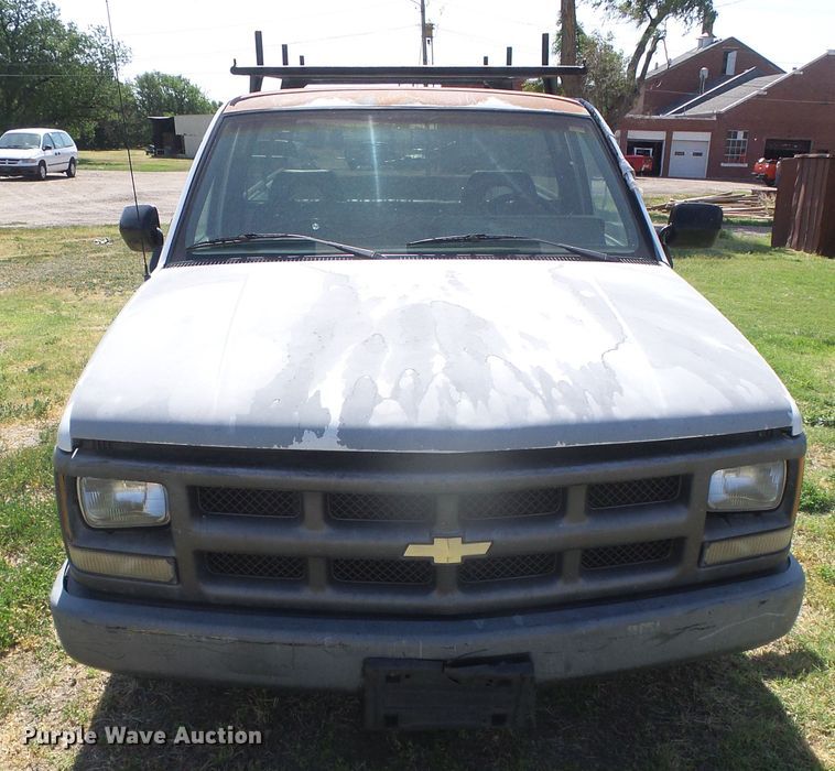 1992 Chevrolet Cheyenne 1500 pickup truck in Fort Dodge, KS | Item ...
