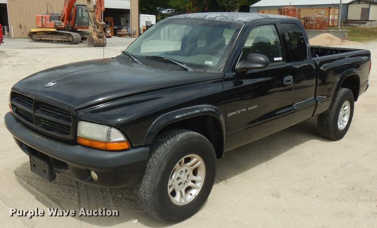 2002 Dodge Dakota Sport Club Cab pickup truck in Forsyth, MO | Item ...