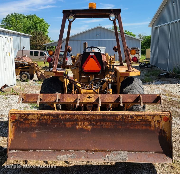 1984 Case 480LL landscape tractor in Belton, MO | Item GT9051 sold ...