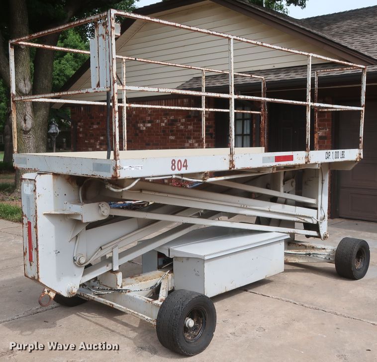Strato-lift MR-25 scissor lift in Oklahoma City, OK | Item HT9552 sold ...