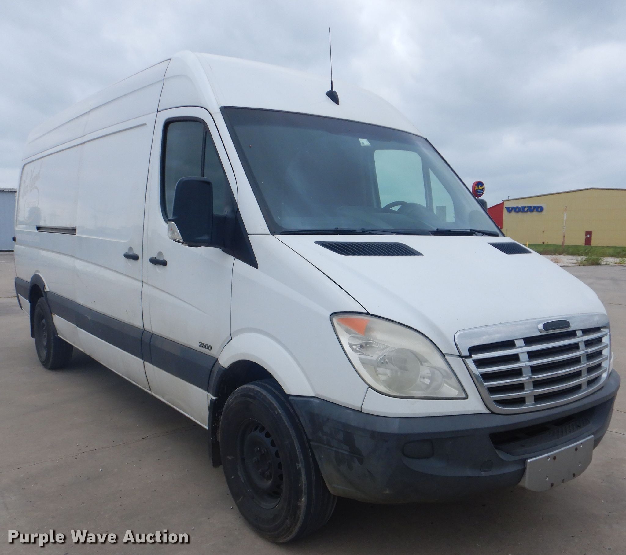 2010 Freightliner Sprinter 2500 van in Tulsa, OK | Item DG8674 sold ...