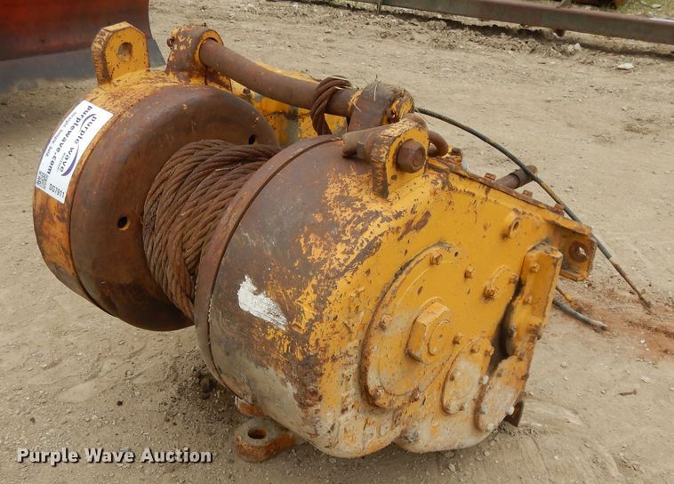 Hyster dozer winch in Wamego, KS | Item DG7911 sold | Purple Wave