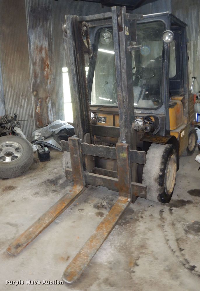 Caterpillar DP30 forklift in South Coffeyville, OK | Item GT9279 sold ...