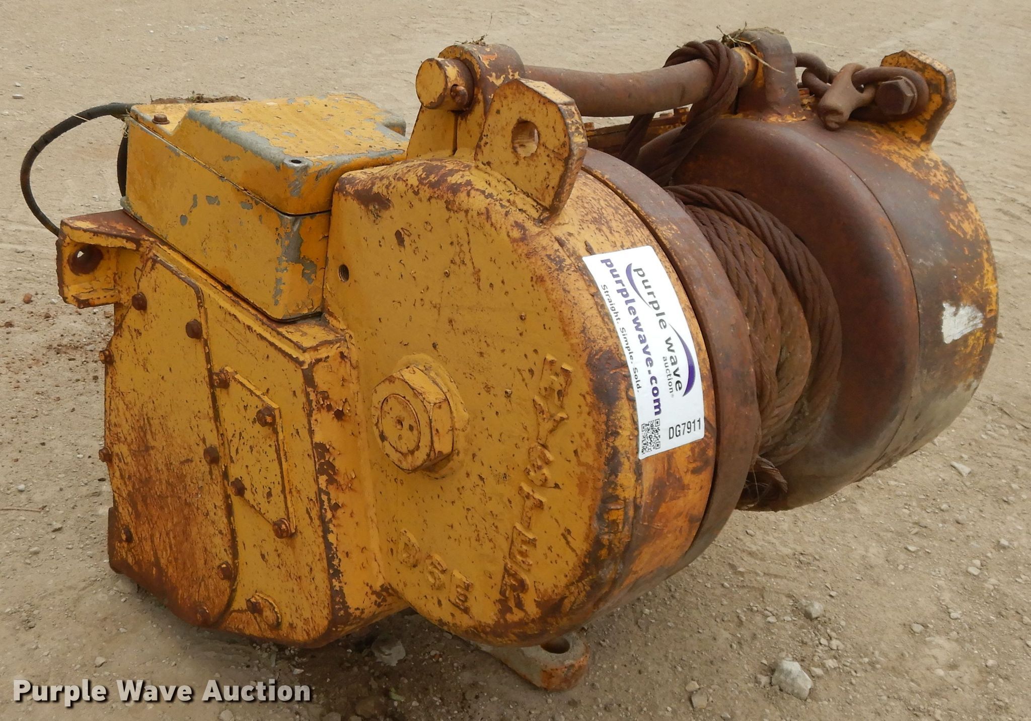 Hyster dozer winch in Wamego, KS | Item DG7911 sold | Purple Wave
