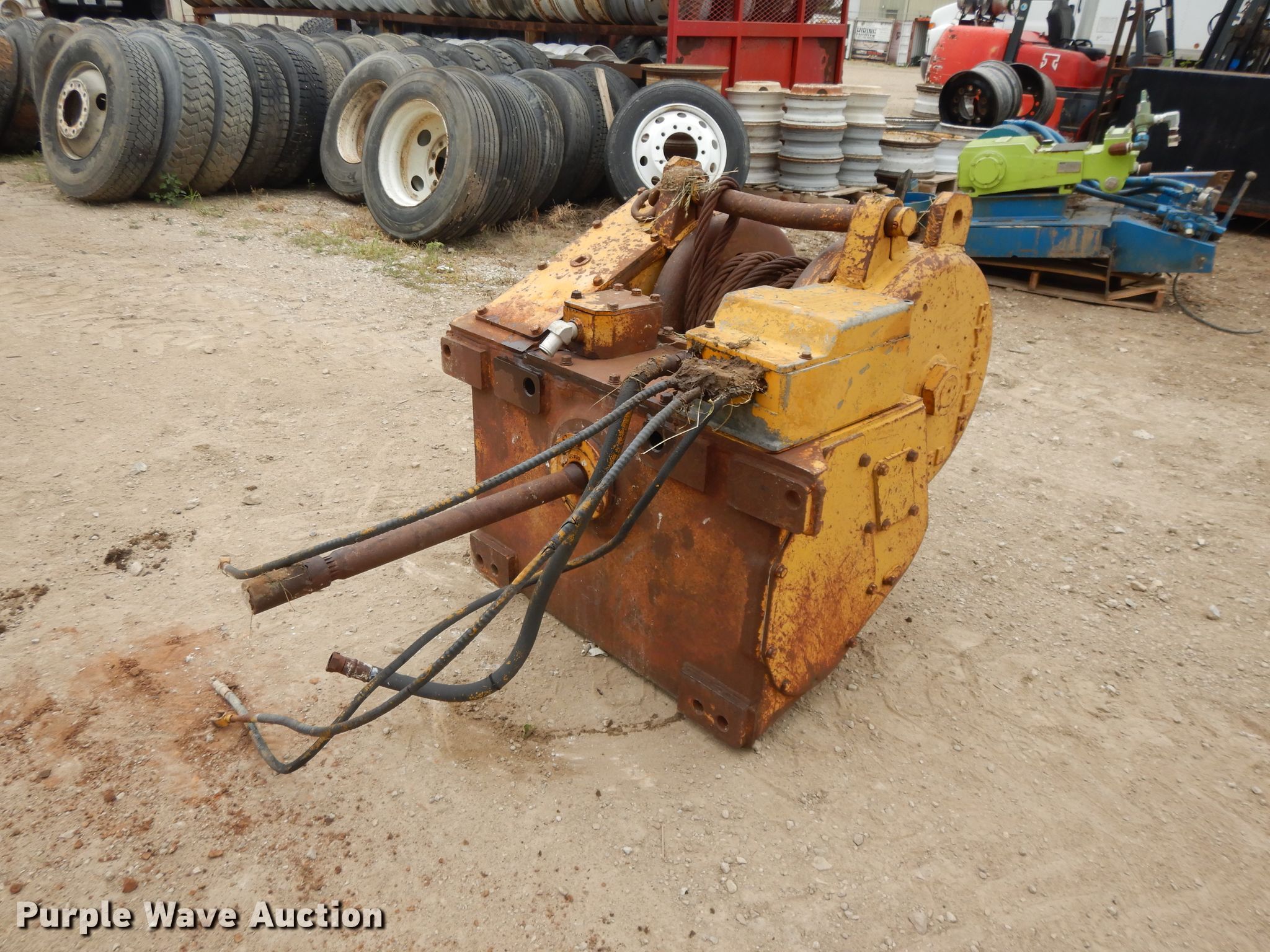 Hyster dozer winch in Wamego, KS | Item DG7911 sold | Purple Wave