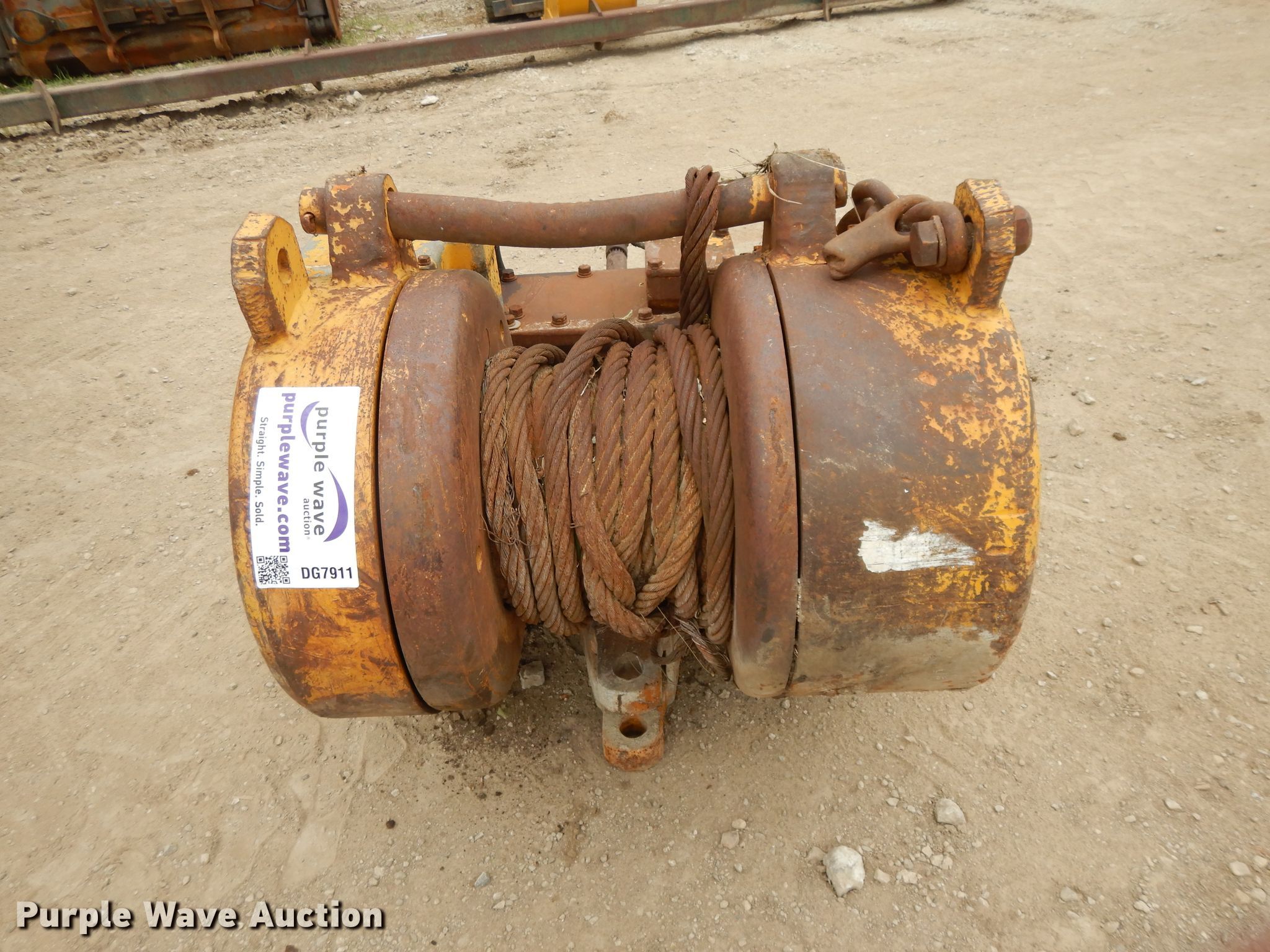 Hyster dozer winch in Wamego, KS | Item DG7911 sold | Purple Wave