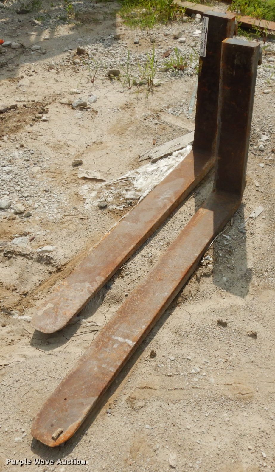 Kenhar pallet forks in Omaha, NE | Item DO9286 sold | Purple Wave