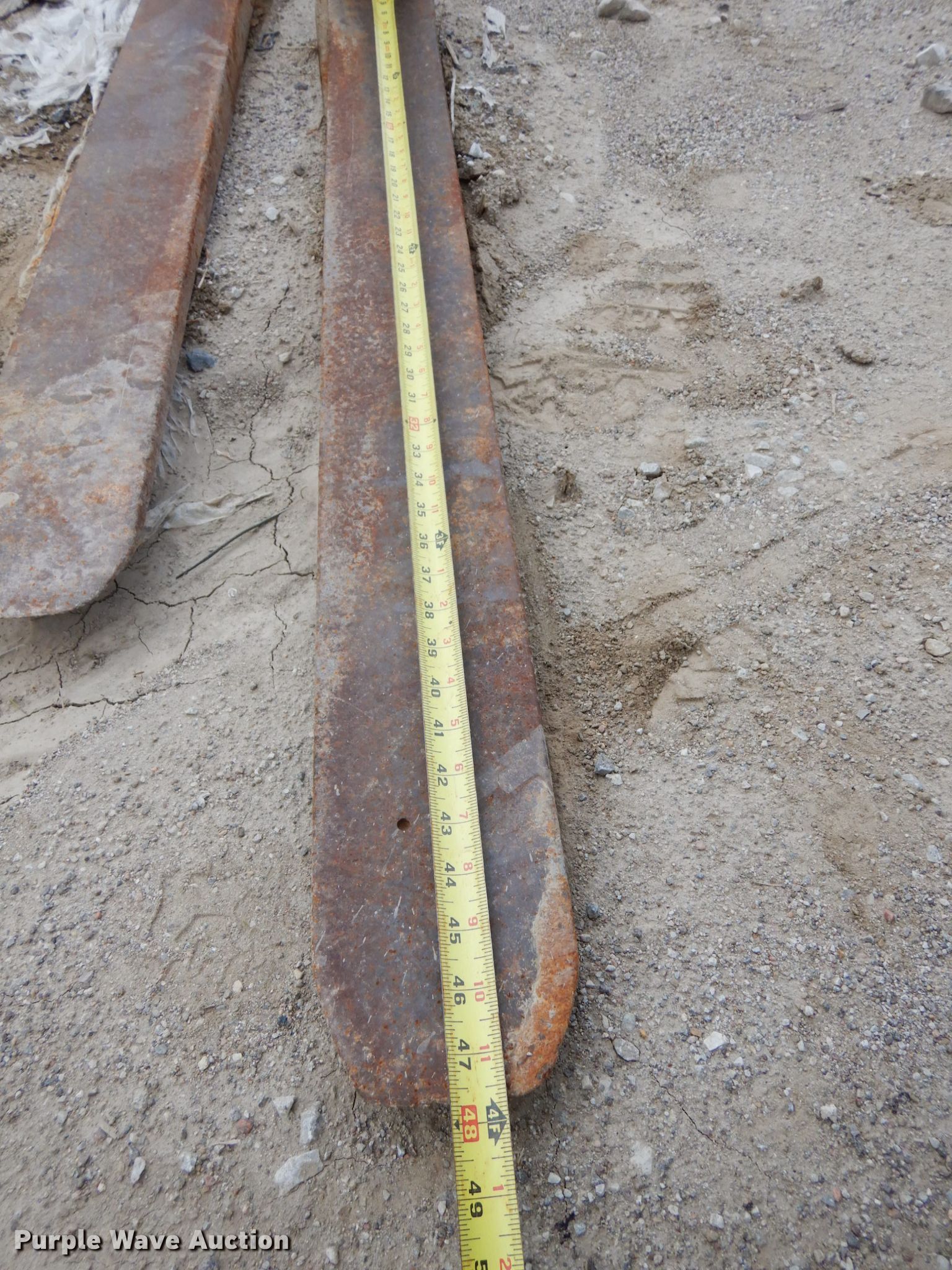 Kenhar pallet forks in Omaha, NE | Item DO9286 sold | Purple Wave