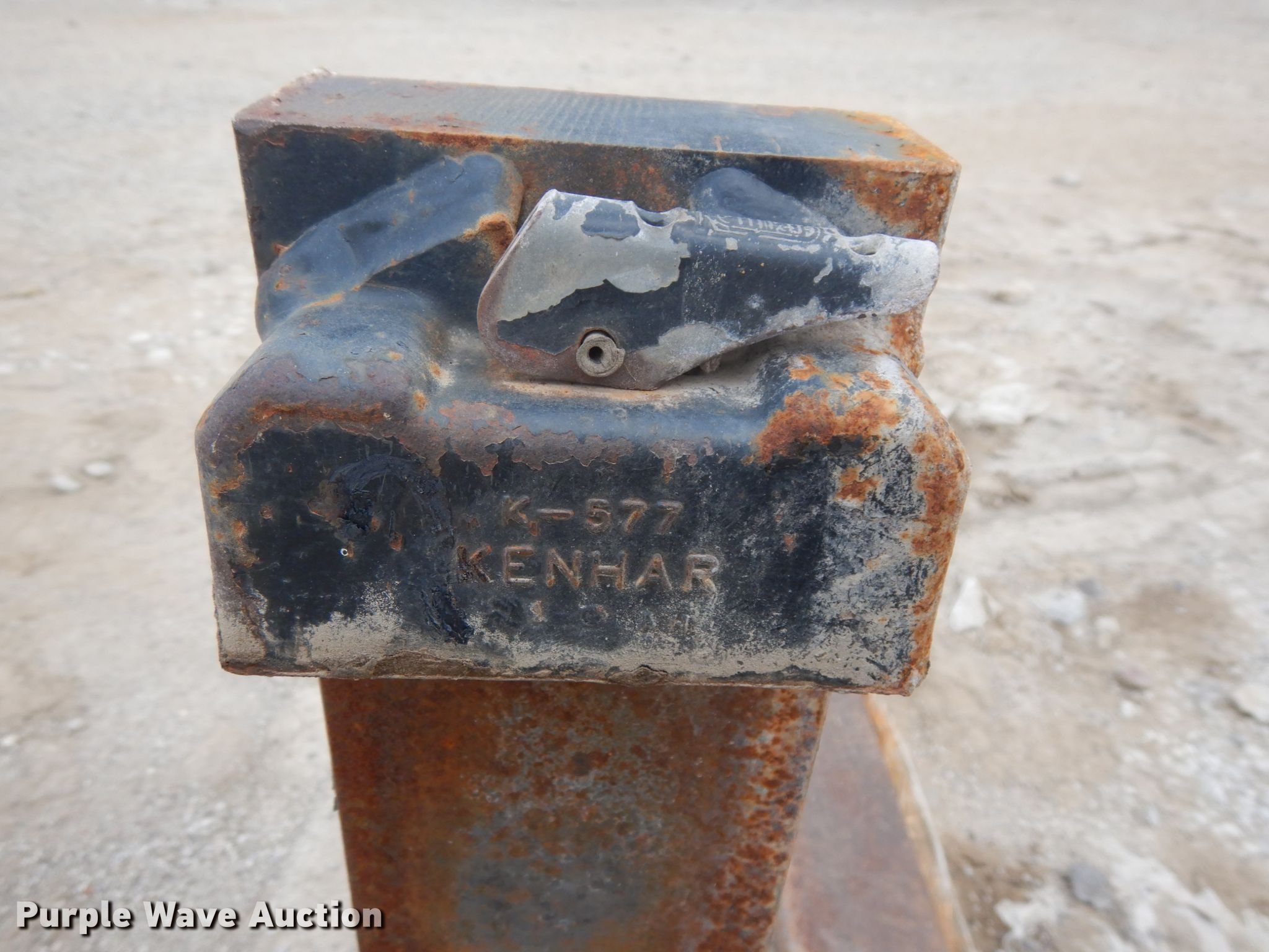 Kenhar pallet forks in Omaha, NE | Item DO9286 sold | Purple Wave