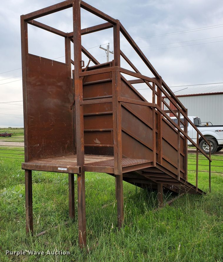 Steel loading chute in Hays, KS | Item HK9225 sold | Purple Wave