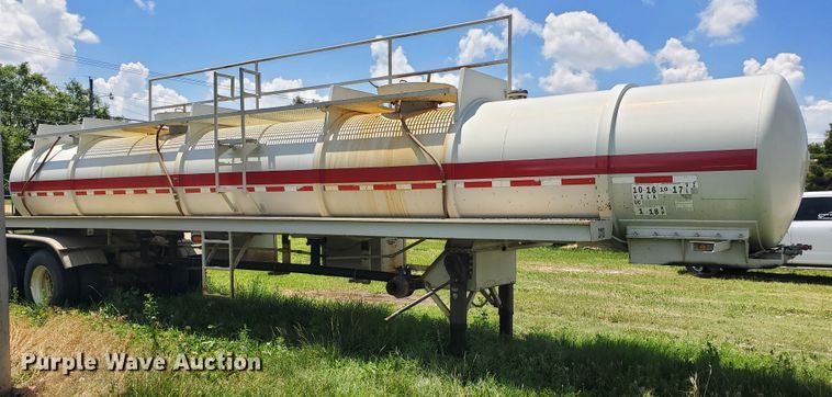 1979 Halliburton tank trailer in Hays, KS | Item HK9107 sold | Purple Wave