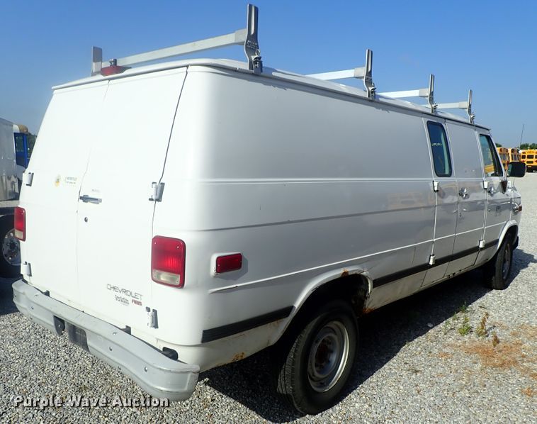 1995 Chevrolet G30 van in Derby, KS | Item DG2303 sold | Purple Wave