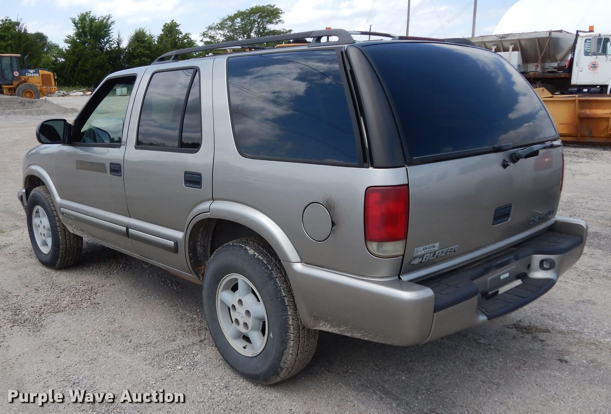 2000 Chevrolet Blazer SUV in Paola, KS | Item DF4085 sold | Purple Wave