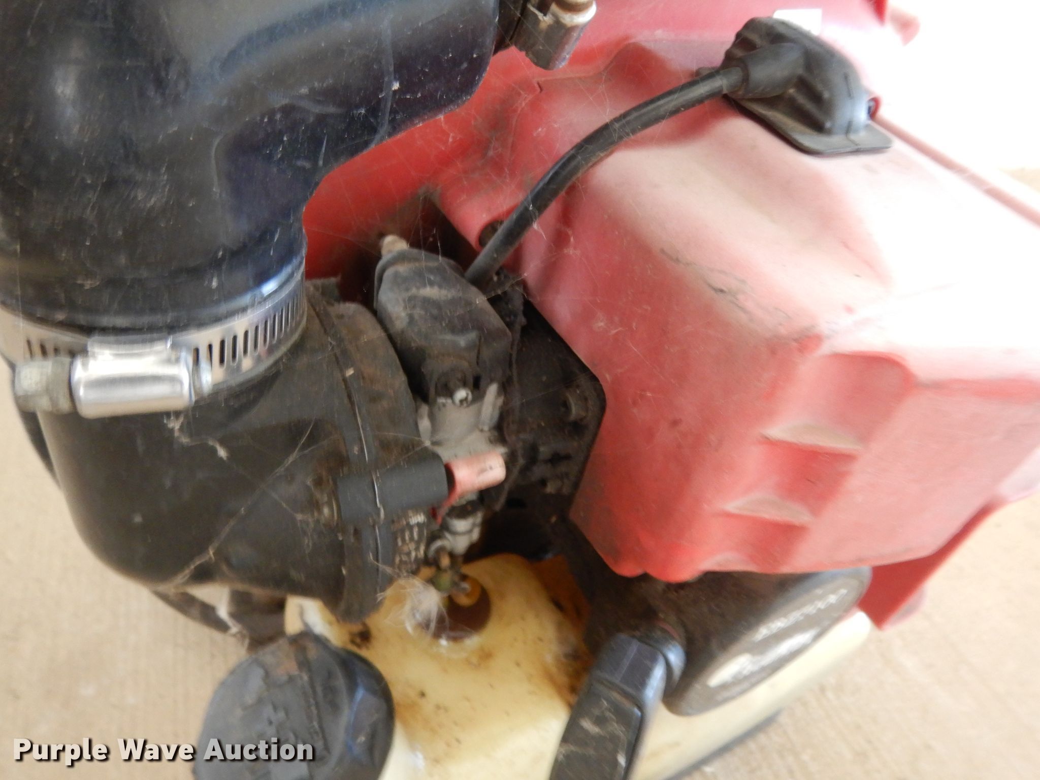 Redmax EBZ7100 blower in Burleson, TX | Item HC9731 sold | Purple Wave