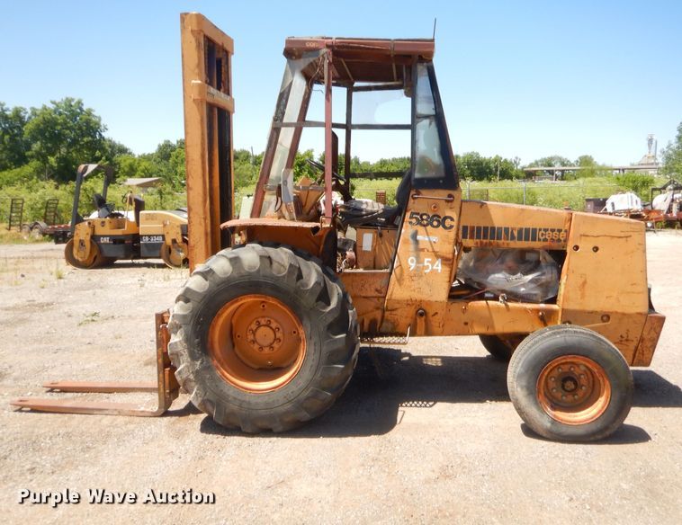 1980 Case 586C forklift in Saint Paul, KS | Item GN9465 sold | Purple Wave