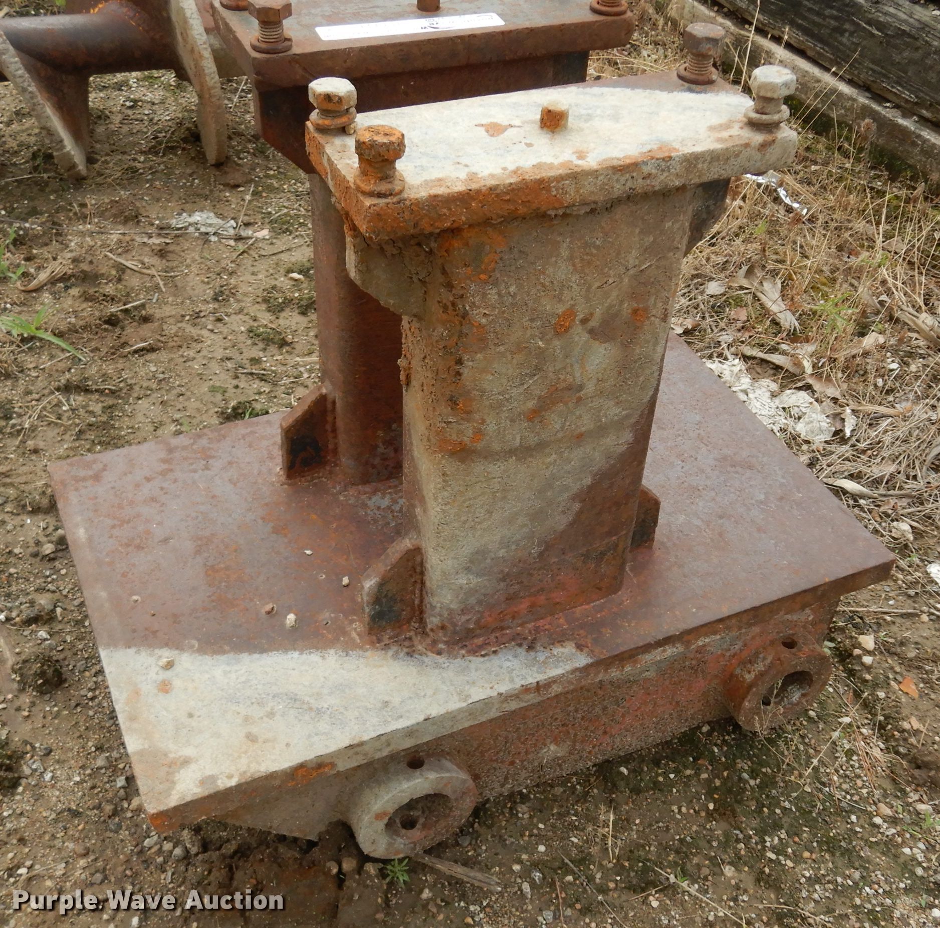 Excavator tamper in Manhattan, KS | Item HV9342 sold | Purple Wave