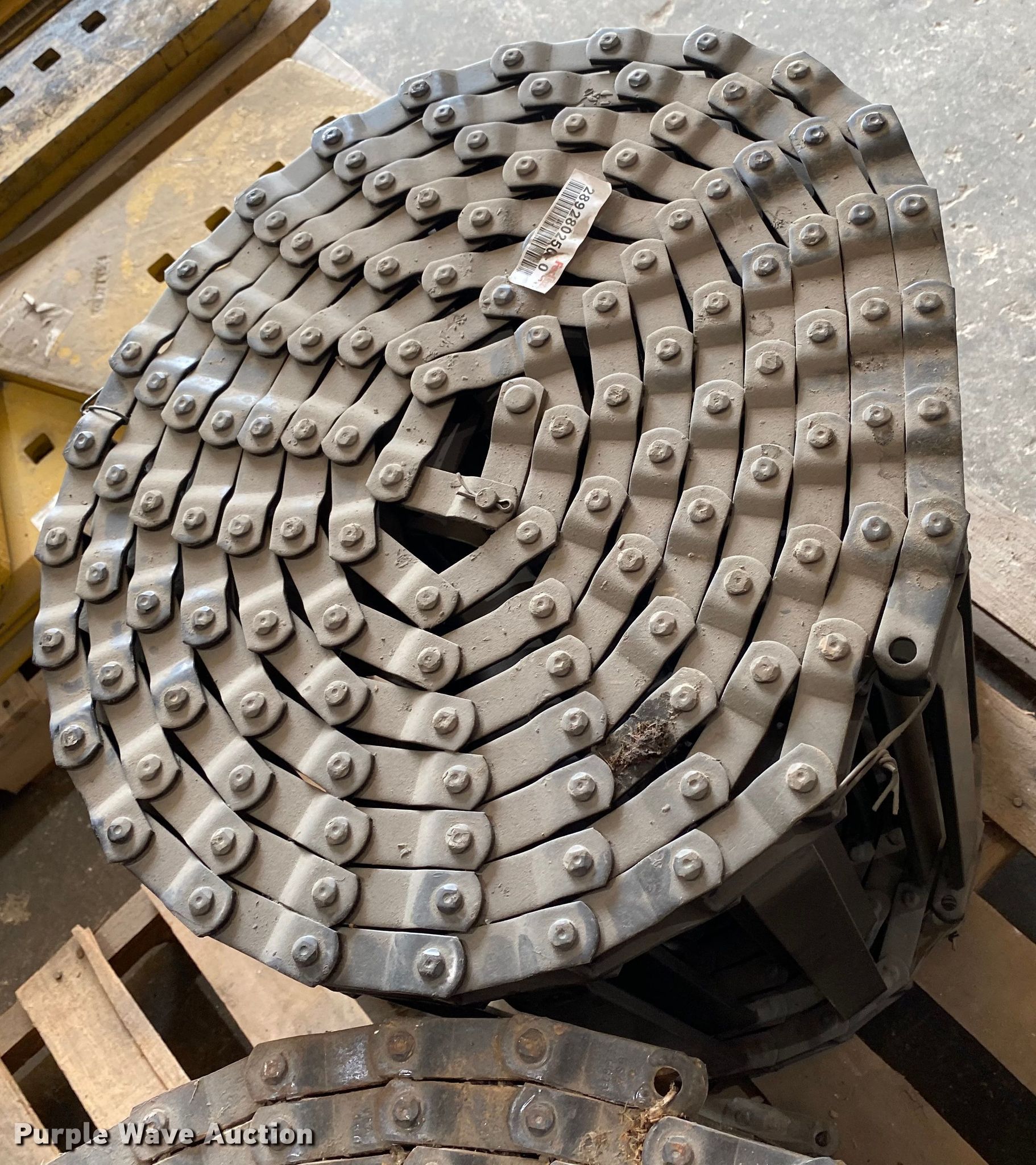Spreader apron chain in Bentonville, AR | Item HG9140 sold | Purple Wave
