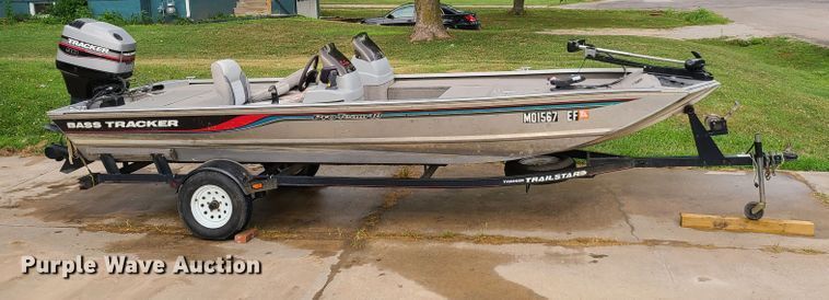 1996 Bass Tracker Pro 18 boat in Holden, MO | Item GT9211 sold | Purple ...