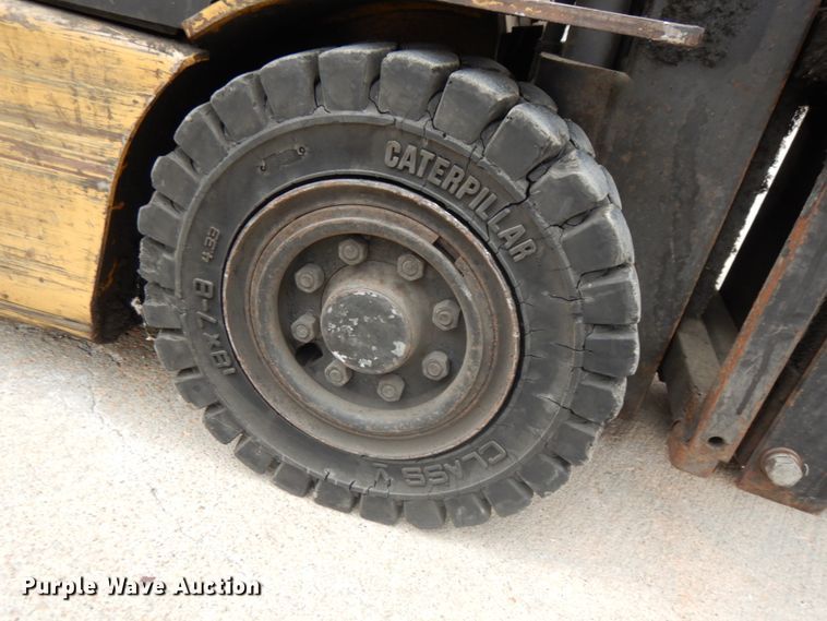 Caterpillar EP18KT forklift in Lincoln, NE | Item DH6538 sold | Purple Wave