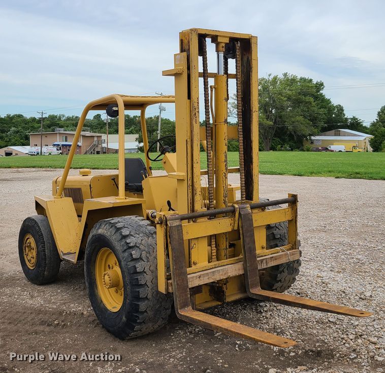 Wiggins WG86STP forklift in Belton, MO | Item GT9200 sold | Purple Wave
